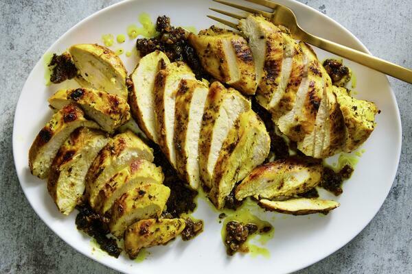 Skillet Chicken With Turmeric and Orange Recipe | Publix