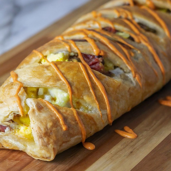 Bacon + Egg Breakfast Stromboli + Sriracha Mayo - Instacart
